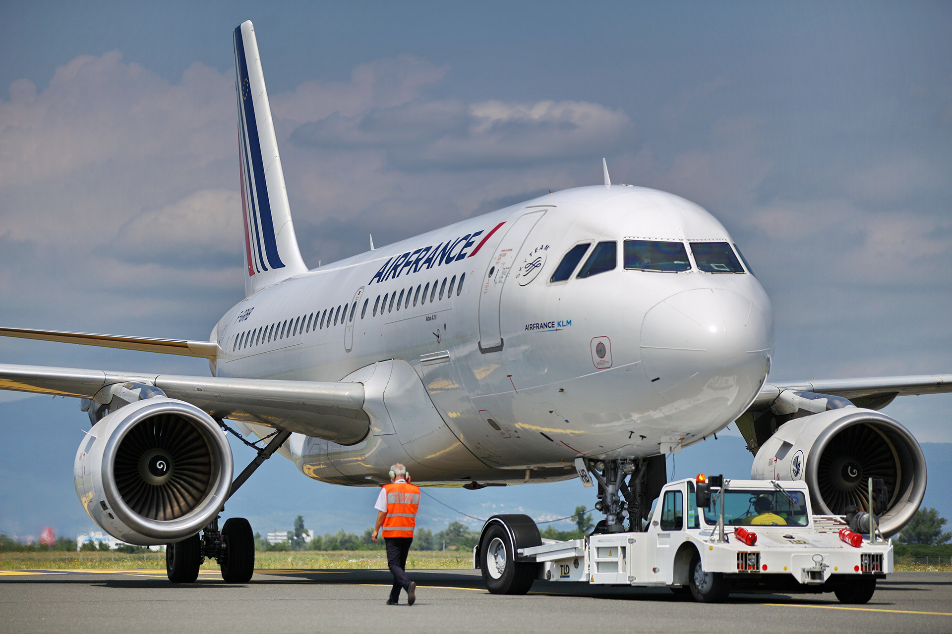 Franjo Tuđman Airport Zagreb - MZLZ Ground Handling Services Ltd ...